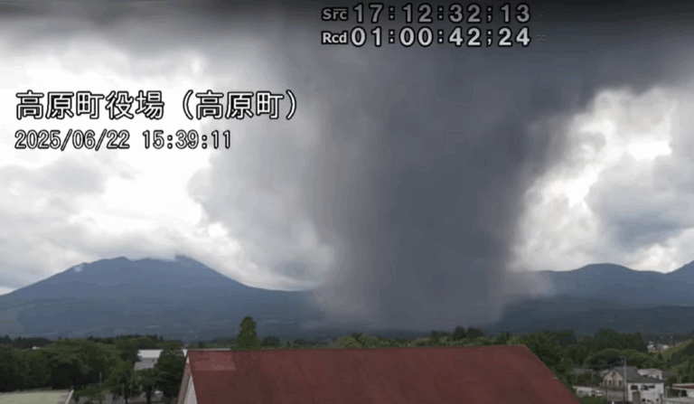 Shinmoedake entra en erupción por primera vez desde 2018; emiten alerta ...