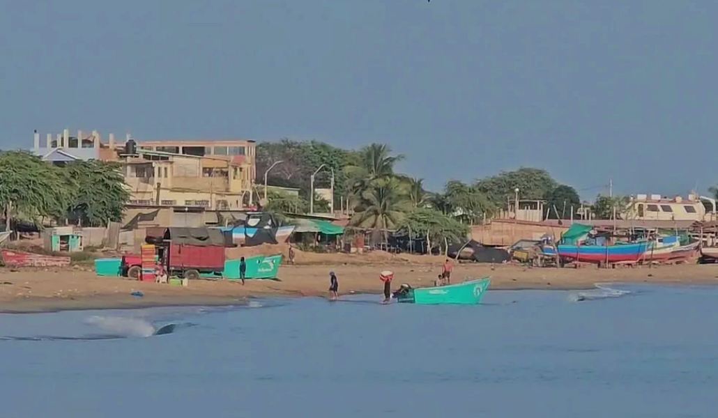 Perú espera olas de tsunami de hasta 2 metros a causa del terremoto en ...